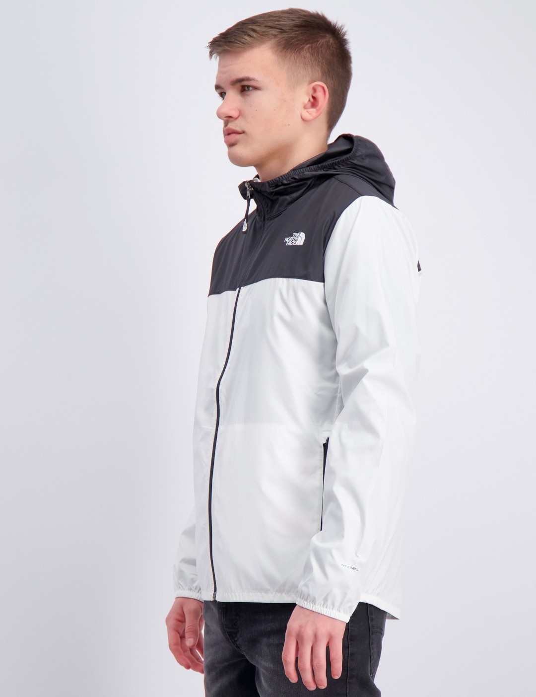 The North Face WeiB REACTOR WIND JACKET fur Jungen Kids Brand Store