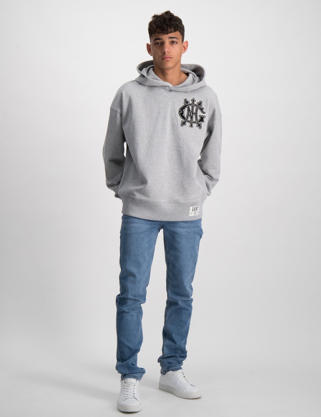GANT D2. MONOGRAM HOODIE Grå til Dreng | Kids Brand Store