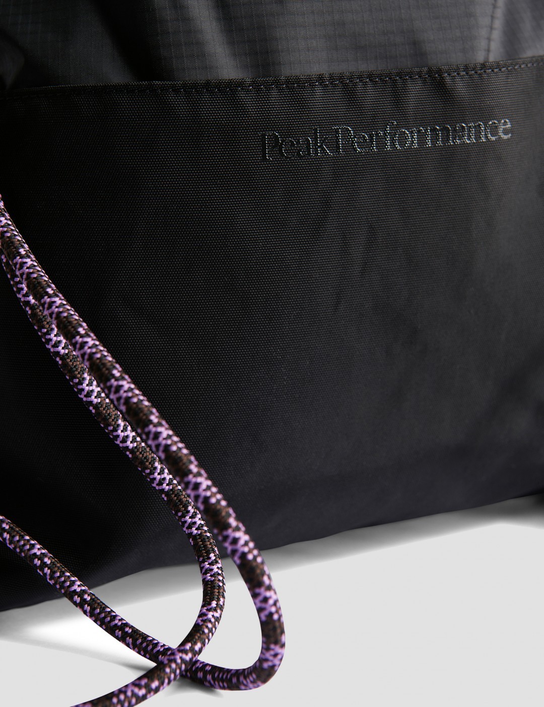 Peak Performance String Pack Svart för Unisex | Kids Brand Store