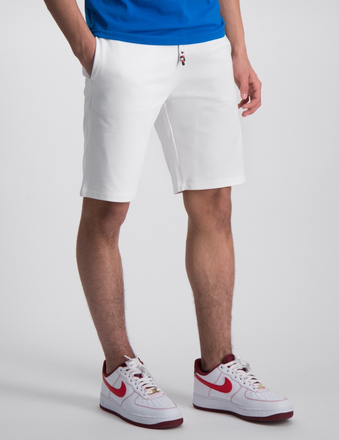 Tommy Hilfiger ESSENTIAL SWEAT SHORT Hvit til Gutt | Kids Brand Store