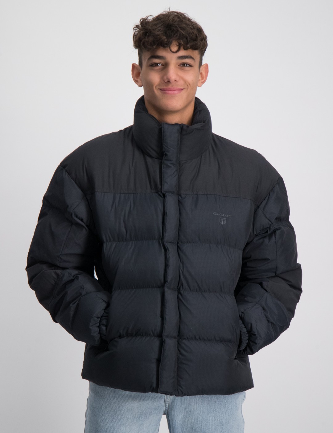 GANT D2. PUFFER JACKET Svart för Kille | Kids Brand Store