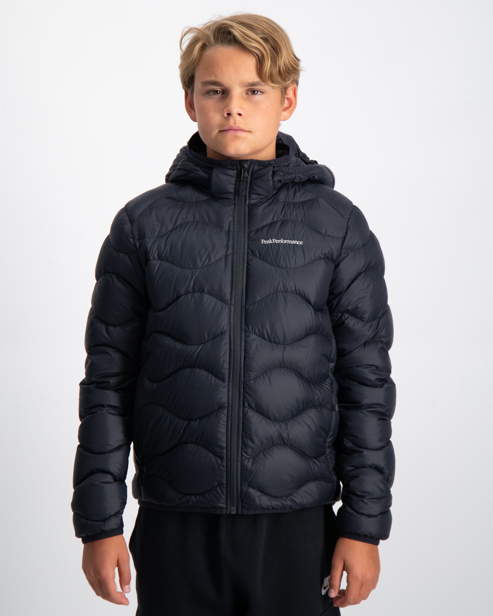 Peak Performance Jr Helium Down Hood Jacket Svart til Gutt | Kids Brand ...