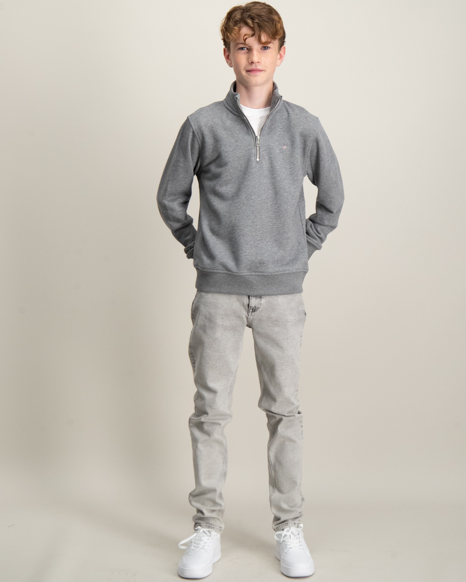 GANT SHIELD HALF ZIP SWEATSHIRT Grå til Gutt | Kids Brand Store