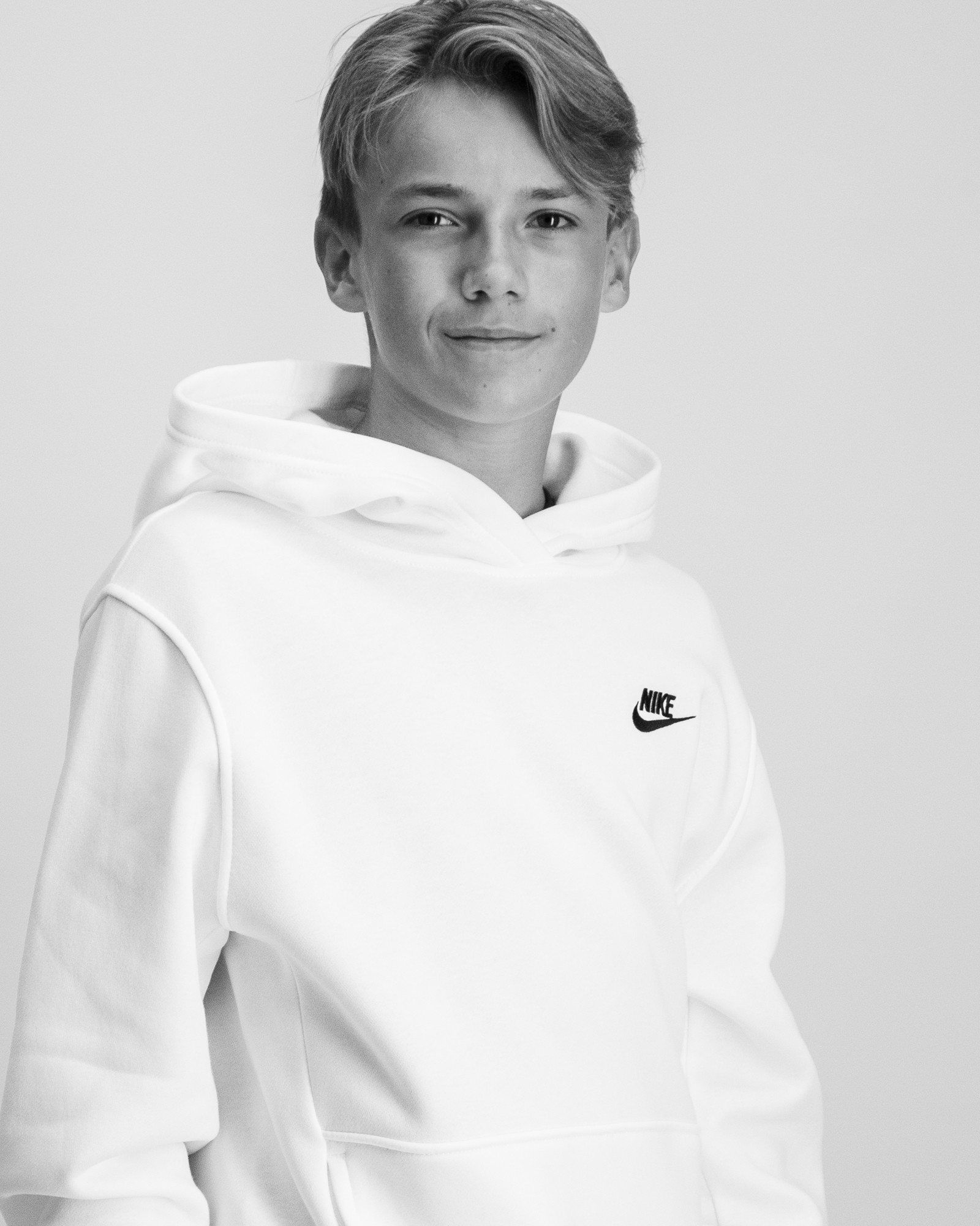 Nike K NSW CLUB FLC HDY Hvid til Dreng | Kids Brand Store