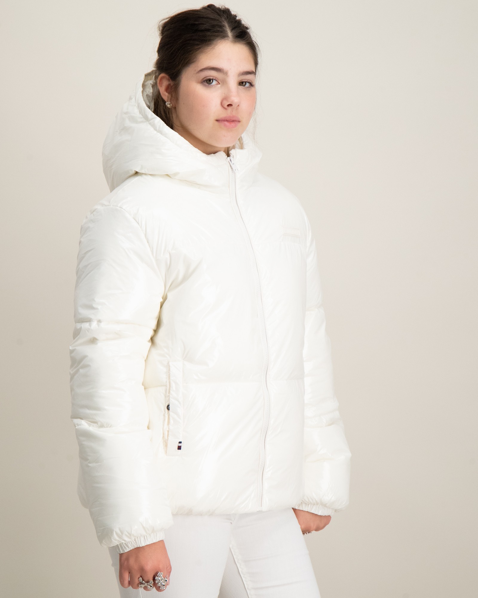 Tommy Hilfiger NEW YORK GLOSSY PUFFER JACKET Wit voor Meisjes | Kids ...