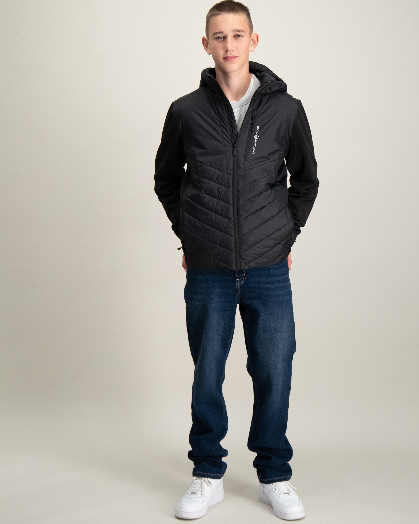 Sail Racing JR THUNDER HYBRID JACKET Svart til Gutt | Kids Brand Store