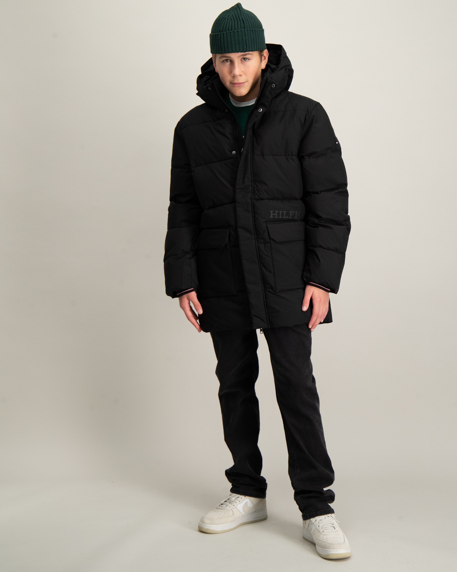 Tommy Hilfiger MONOTYPE RIBSTOP PUFFER JACKET Svart til Gutt | Kids ...