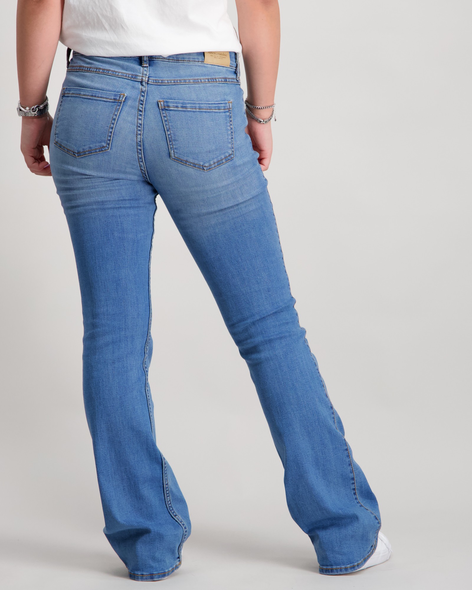 Abercrombie AFG HIGH RISE FLARE JEANS Blå för Tjej | Kids Brand Store