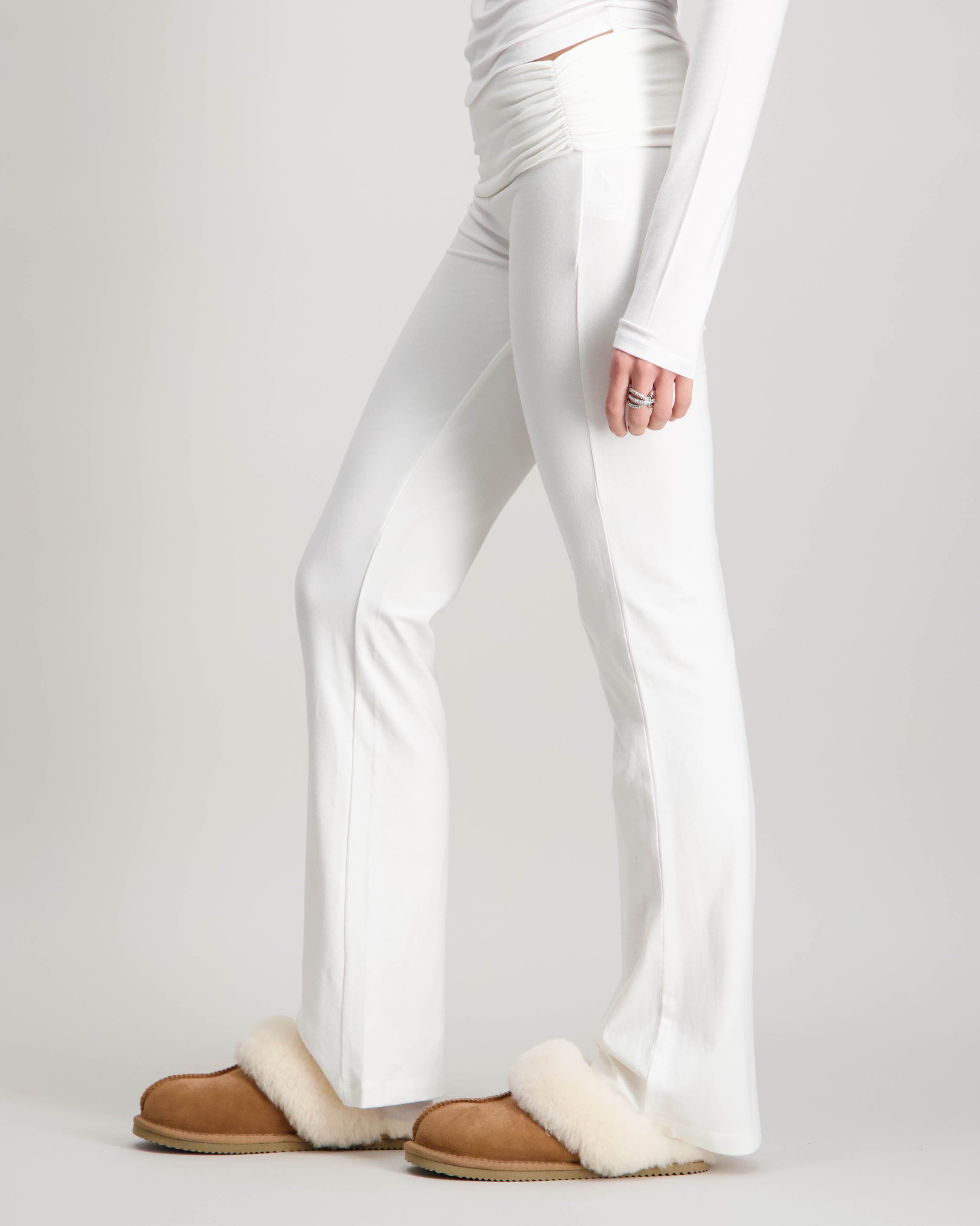 RYVLS Soft L/W Flare Leggings Cremefärgad för Tjej | Kids Brand Store