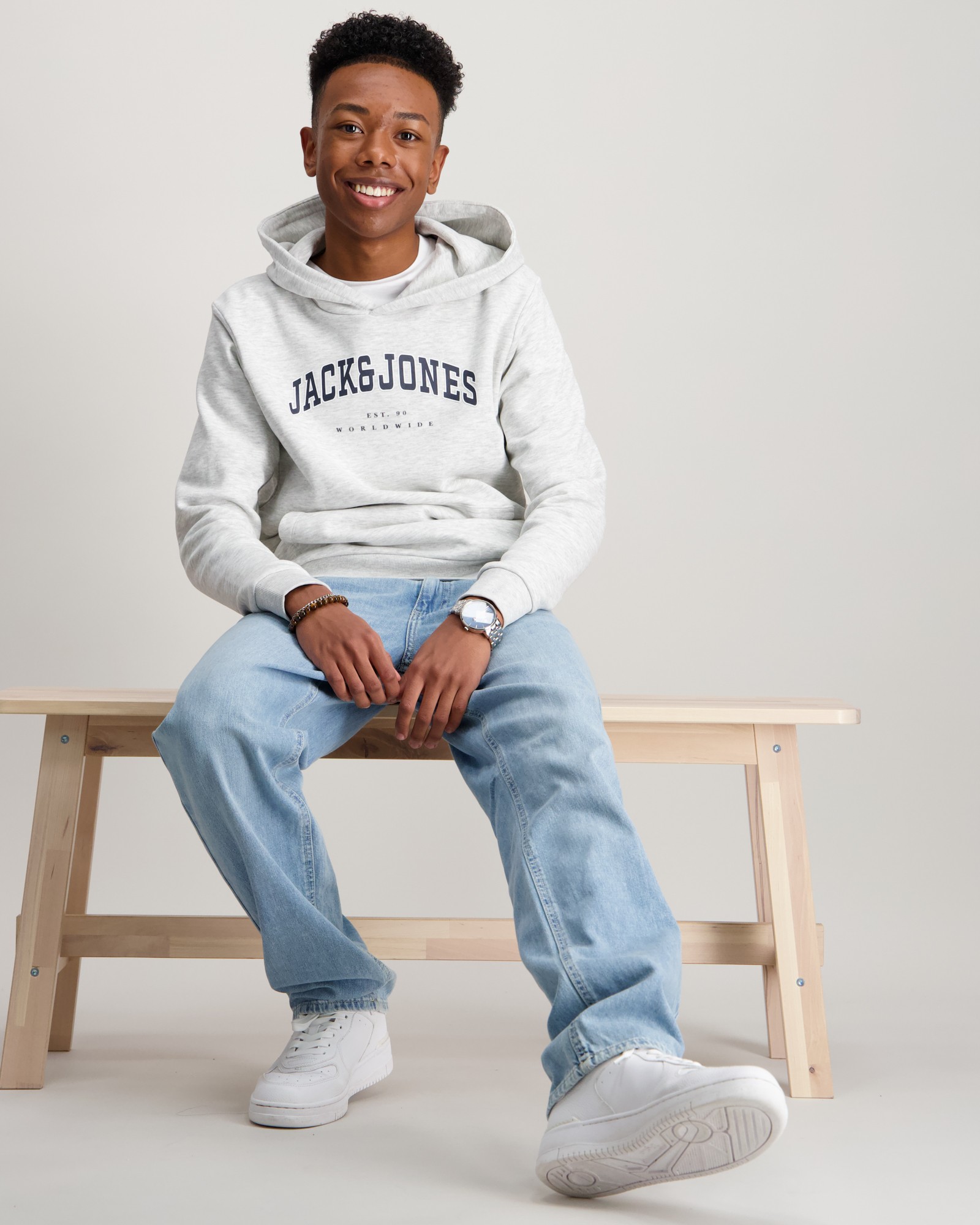 Jack & Jones JJECALEB VARSITY SWEAT HOOD NOOS JNR Hvid til Dreng | Kids ...