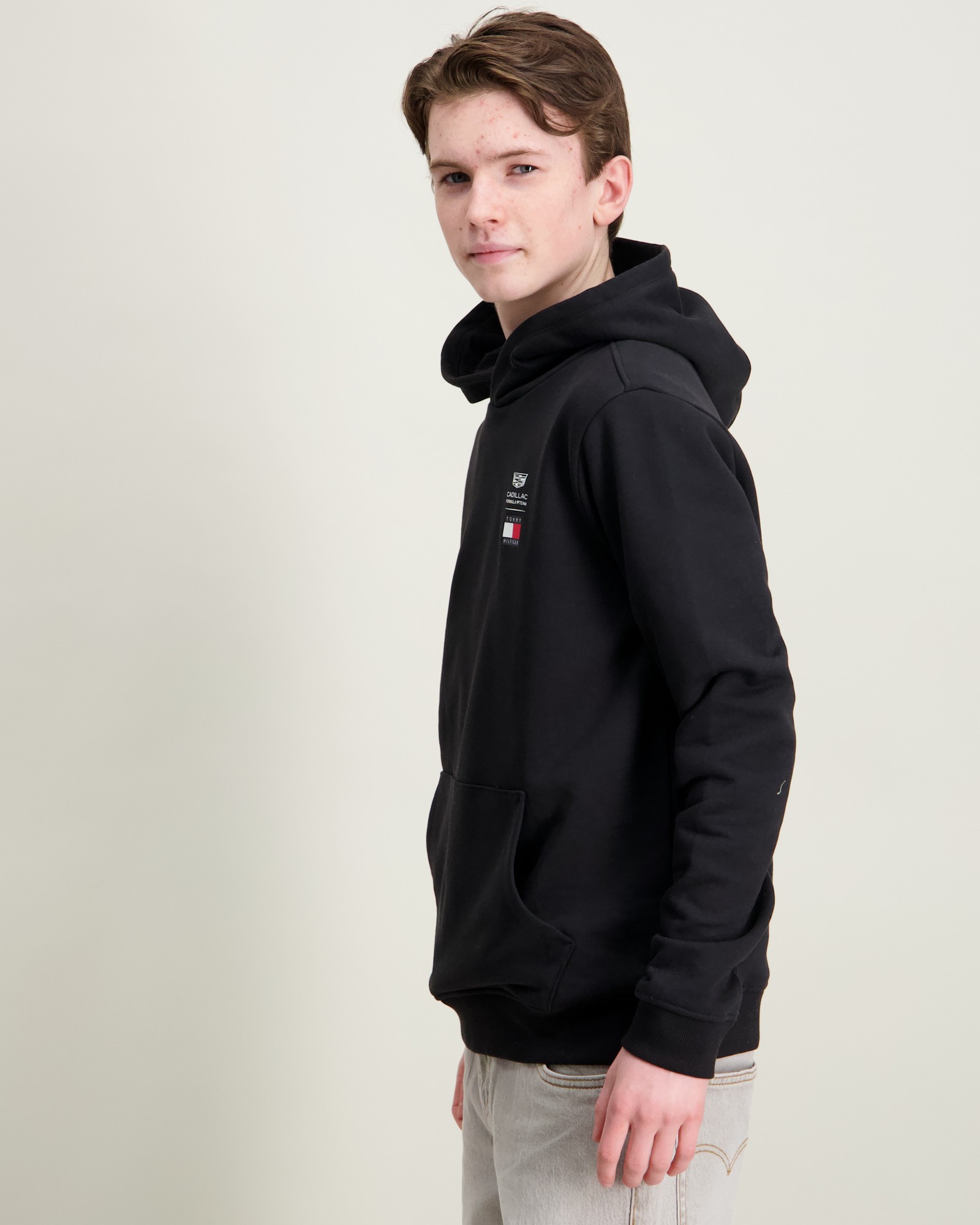 Tommy Hilfiger TH X CF1 LOGO HOODIE Sort til Dreng | Kids Brand Store