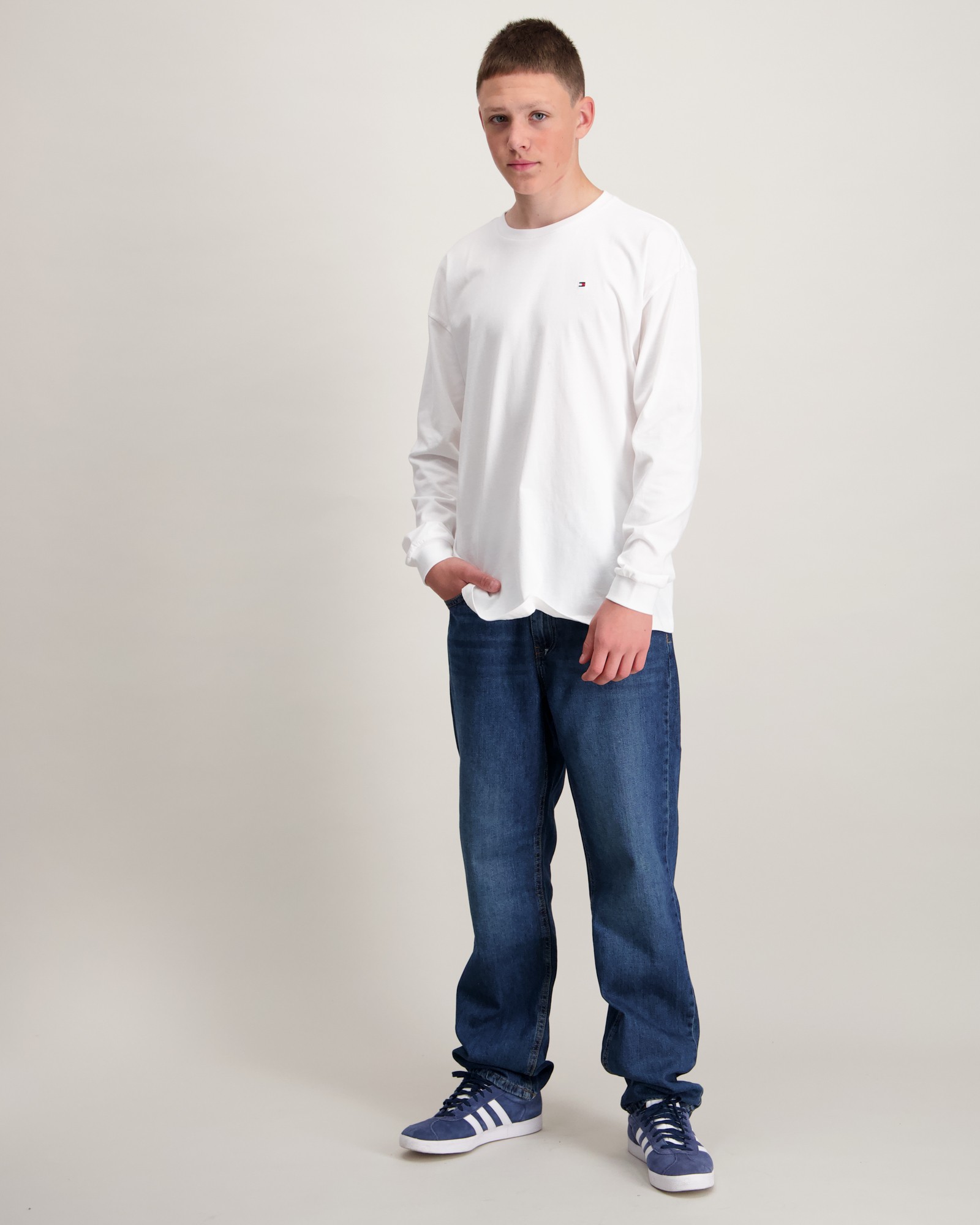 Tommy Hilfiger ESSENTIAL T-SHIRT LS Weiß für Jungen | Kids Brand Store